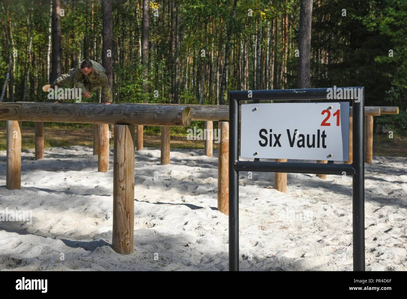 Assault course logs hi-res stock photography and images - Alamy