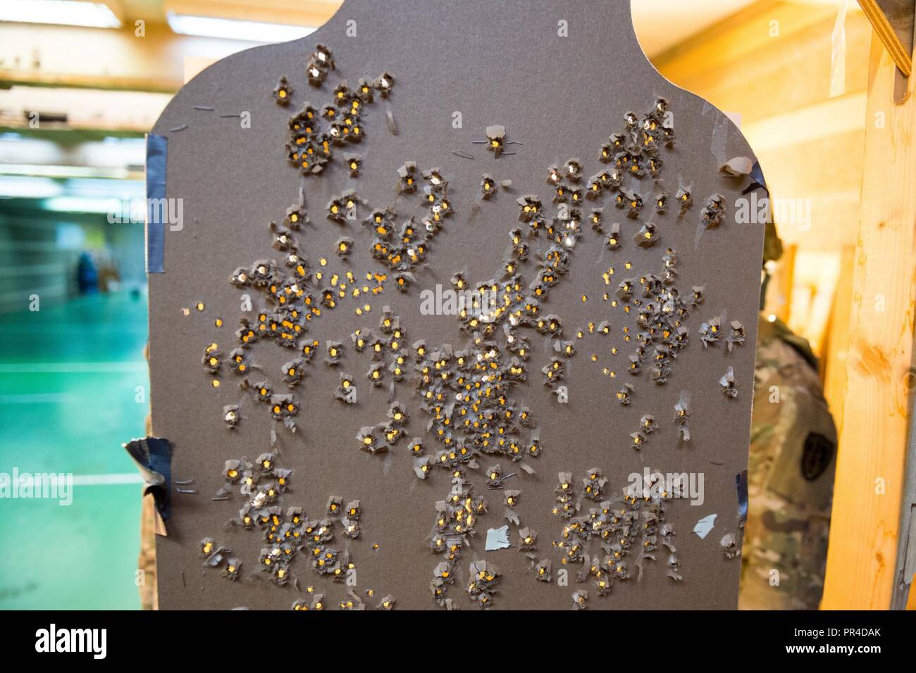 25 meter indoor range hi-res stock photography and images - Alamy