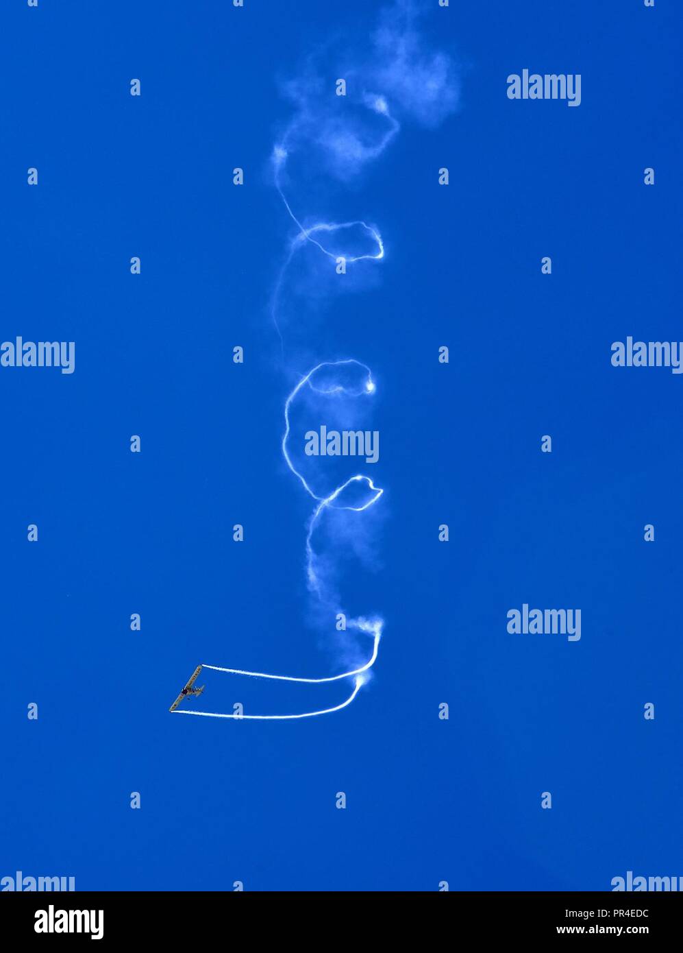 Kent Pietsch performs a ‘dead stick’ routine during the Frontiers in ...