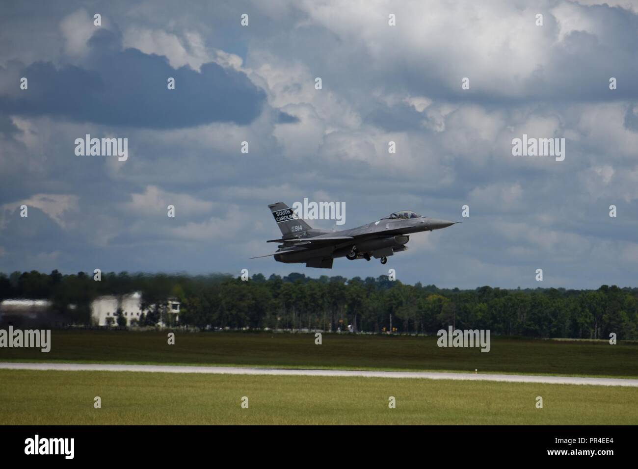 169 fighter wing hi-res stock photography and images - Alamy