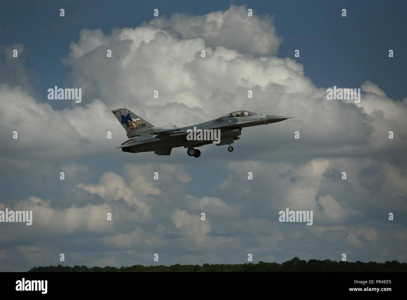 169 fighter wing hi-res stock photography and images - Alamy
