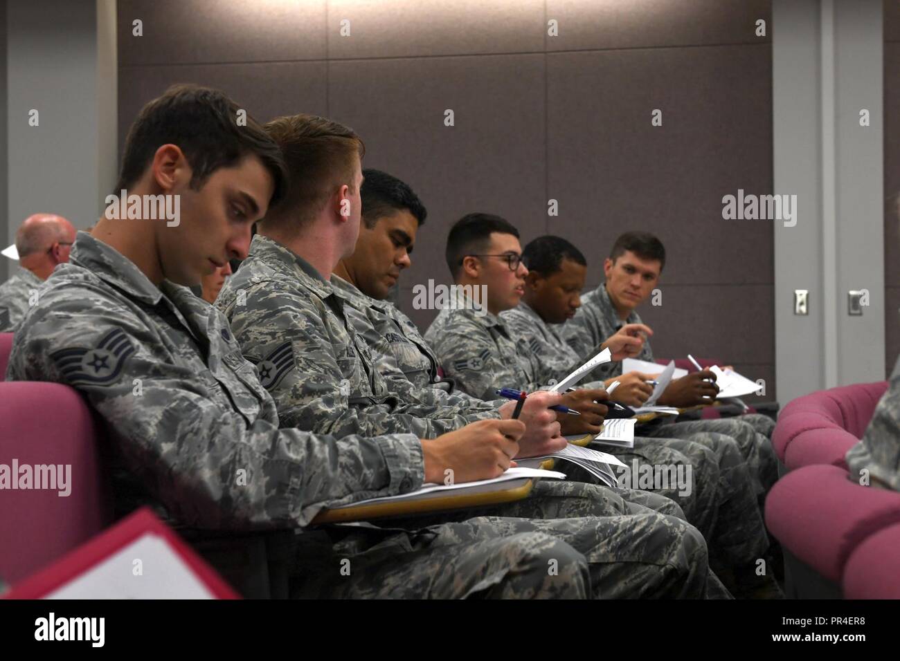 145 airlift wing hi-res stock photography and images - Alamy