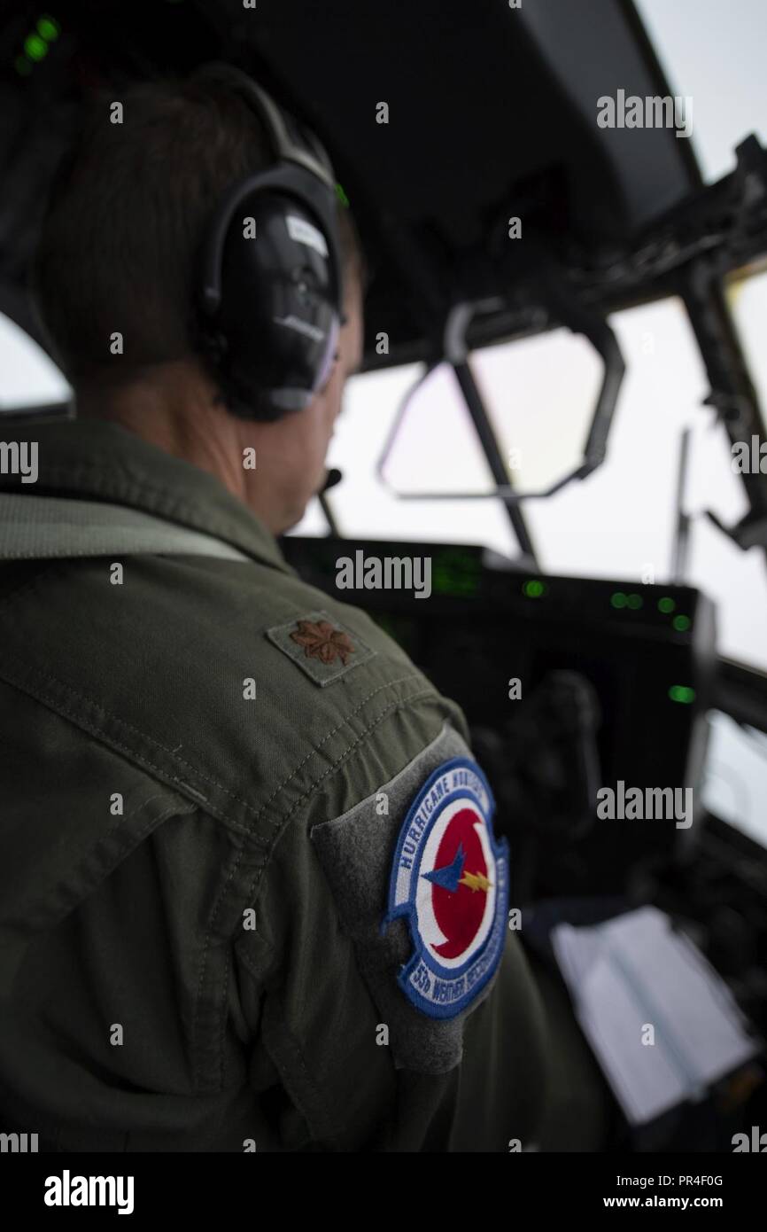 Category 4 major hurricane hi-res stock photography and images - Alamy