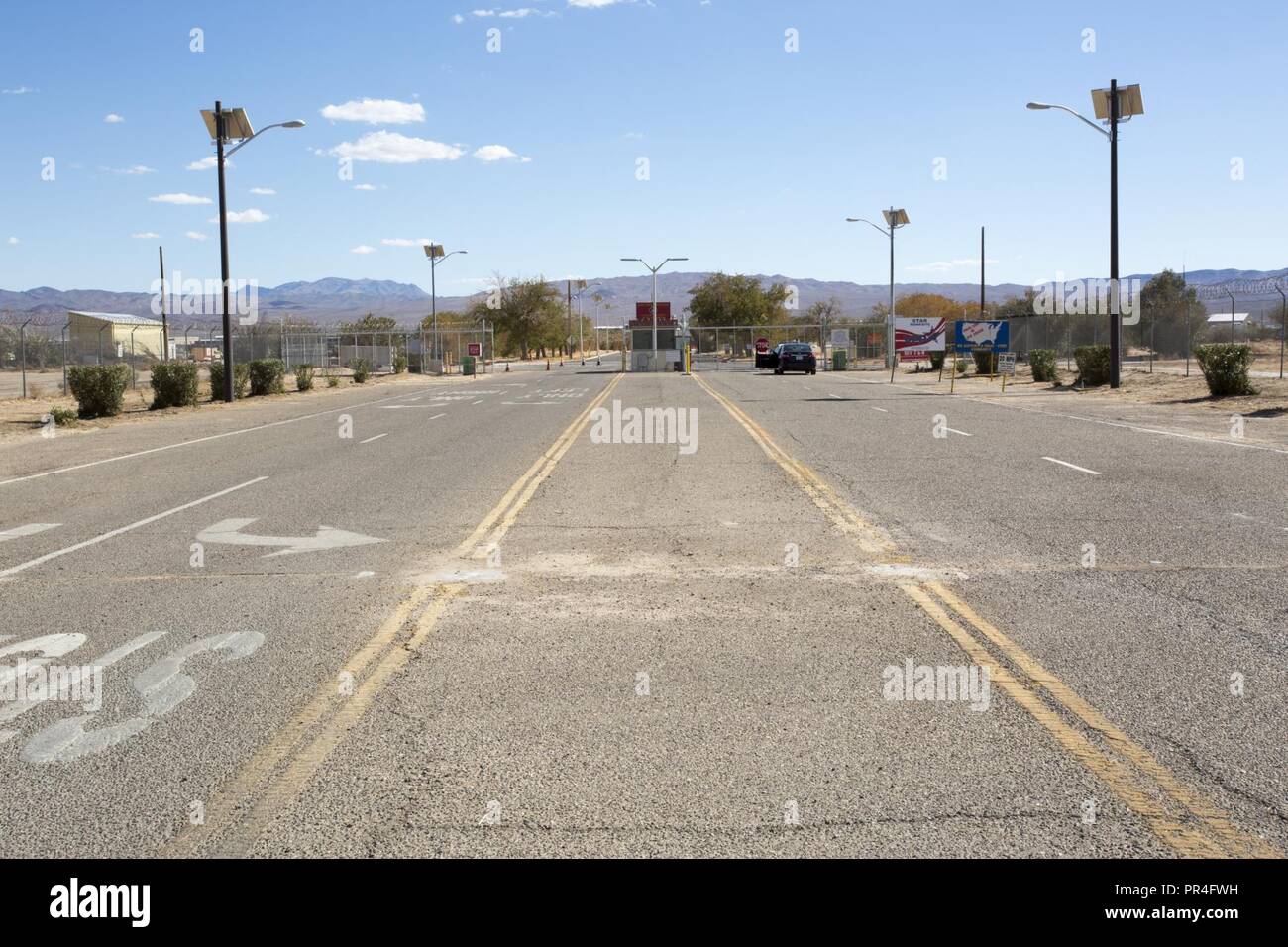 Us army base entrance gate hi-res stock photography and images - Alamy