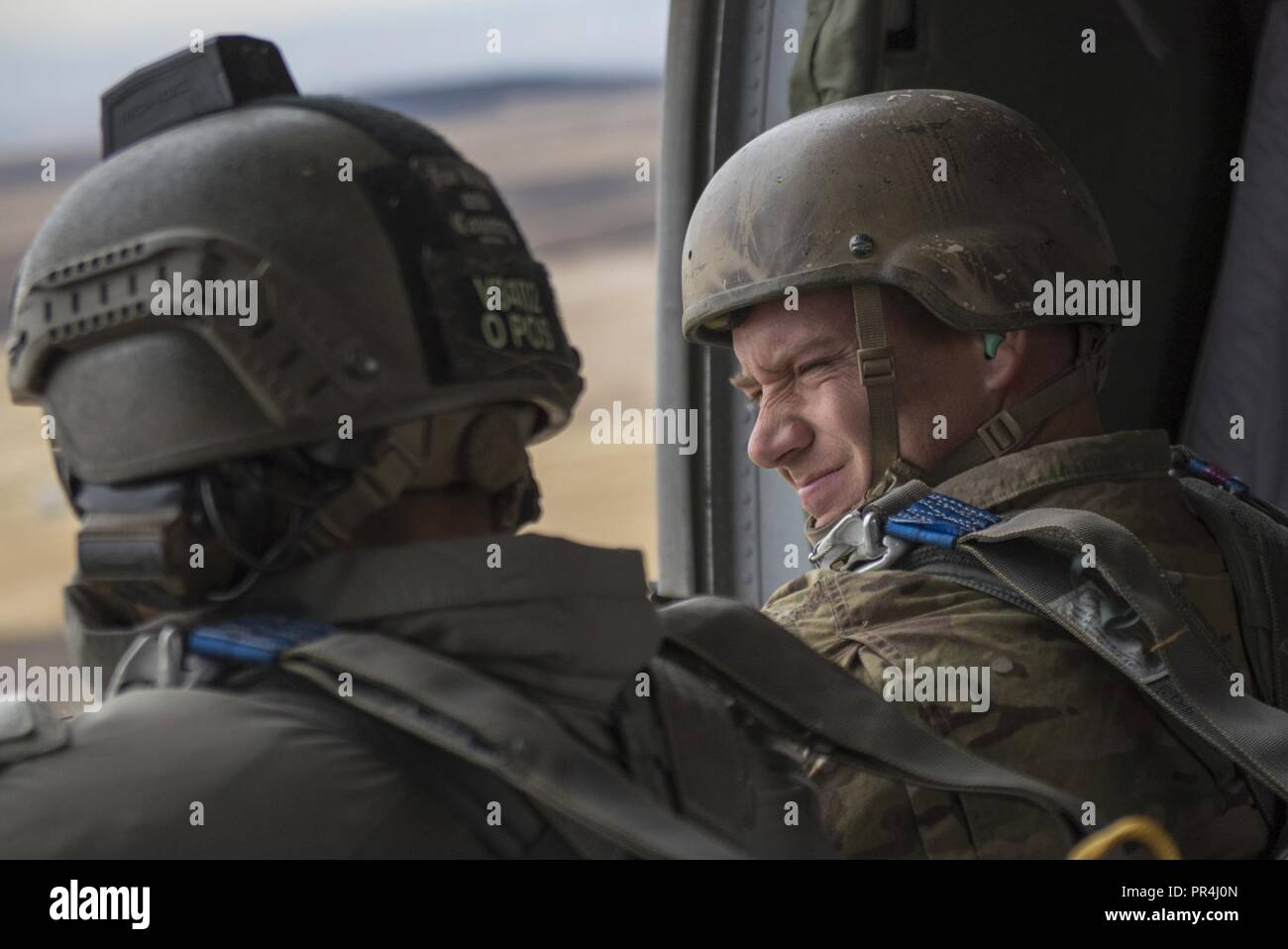Parachute Riggers Stock Photos & Parachute Riggers Stock Images - Alamy