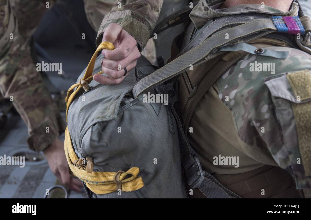 Parachute Riggers Stock Photos & Parachute Riggers Stock Images - Alamy