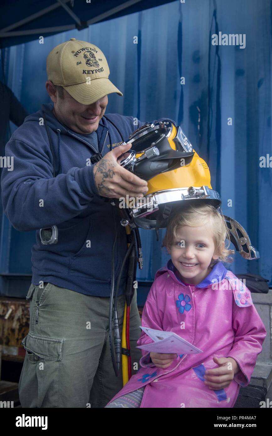 Naval undersea warfare center keyport dive locker hi-res stock ...