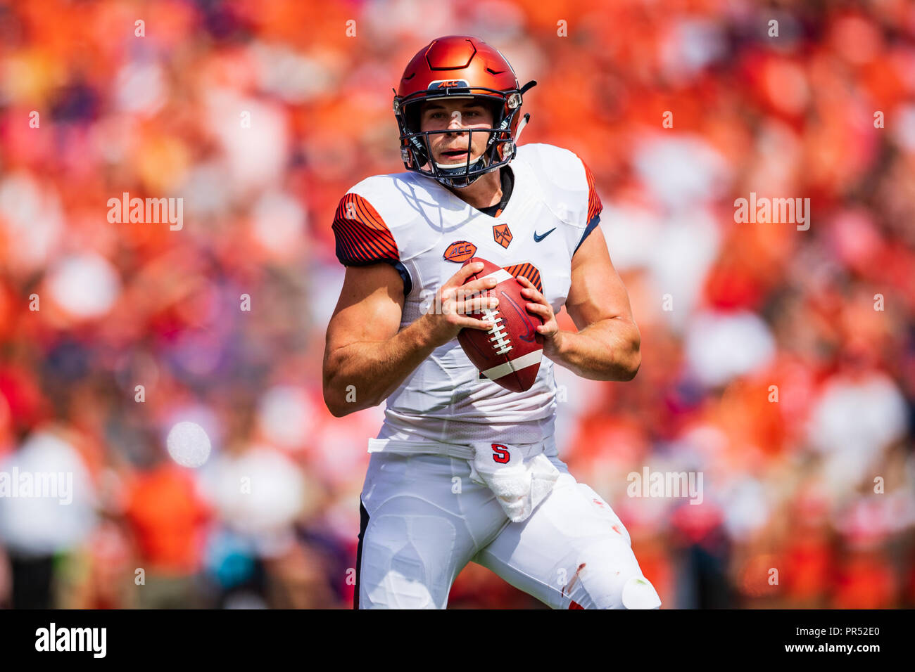 Syracuse orange quarterback eric dungey 2 hi-res stock photography and ...