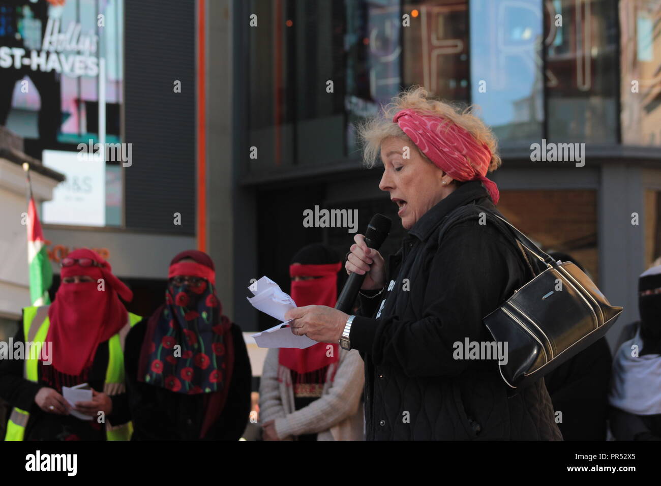 Newcastle, UK. 29th September 2018. Anti-racism group Newcastle Unites ...