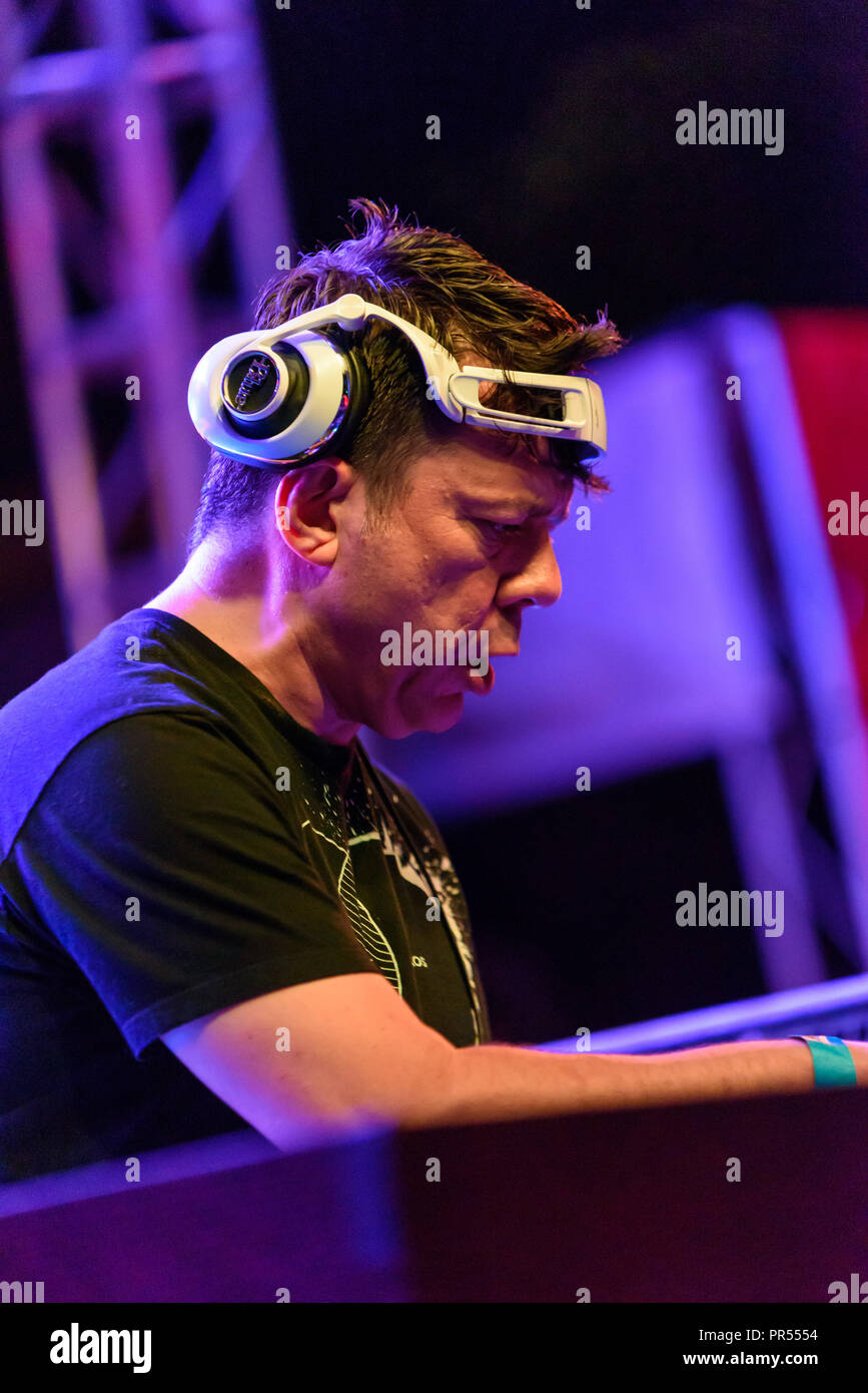 Crystal method hi-res stock photography and images - Alamy