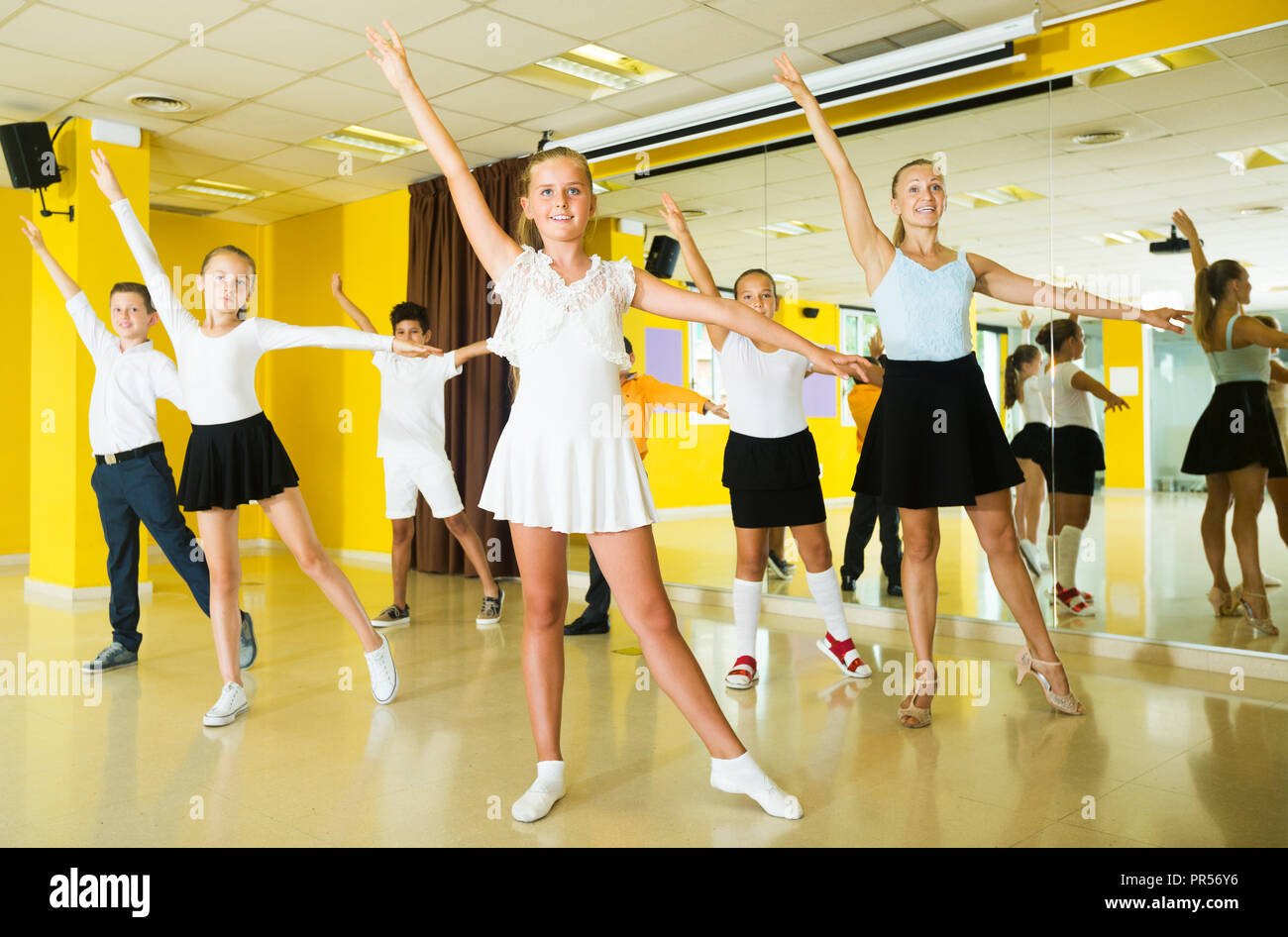Children learn dance movements in dance class Stock Photo - Alamy