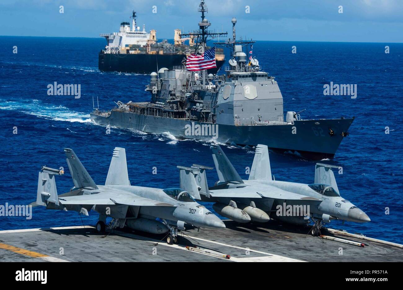 PHILIPPINE SEA (Sept. 17, 2018) The Ticonderoga-class missile cruiser ...