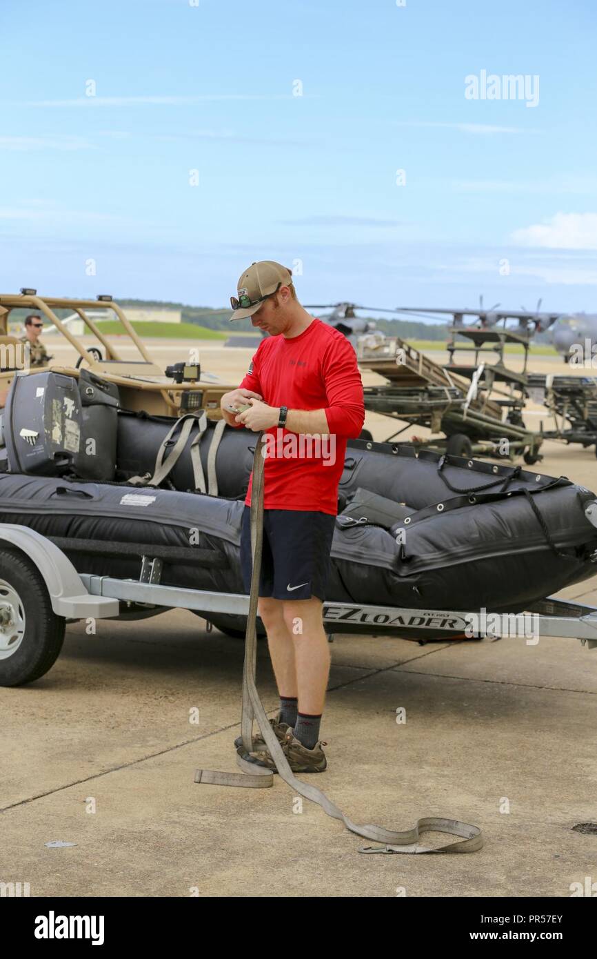 Alaska Air National Guardsmen from the 176th Wing’s 212th Rescue ...