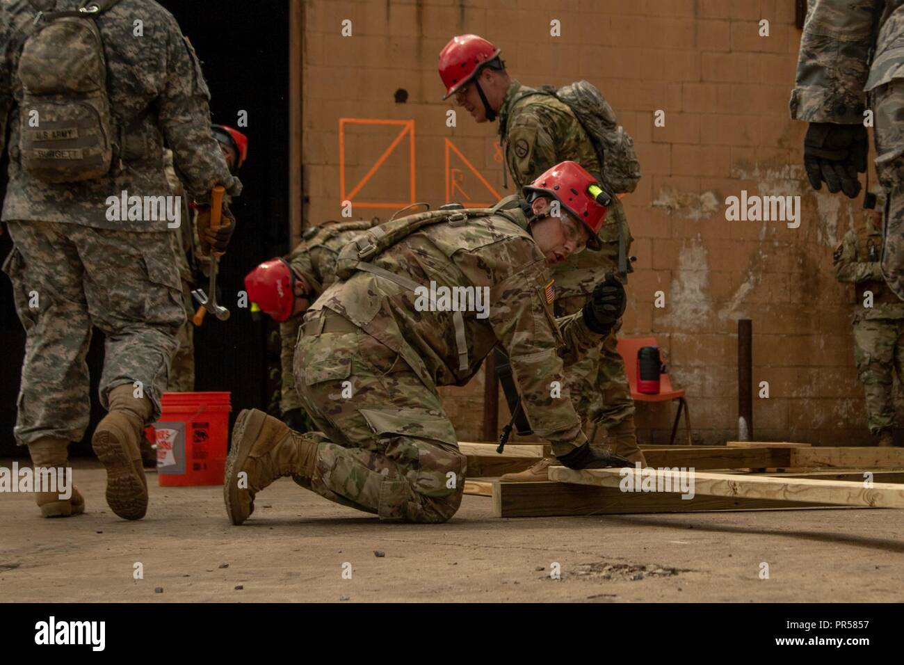 Cerfp teams hi-res stock photography and images - Alamy