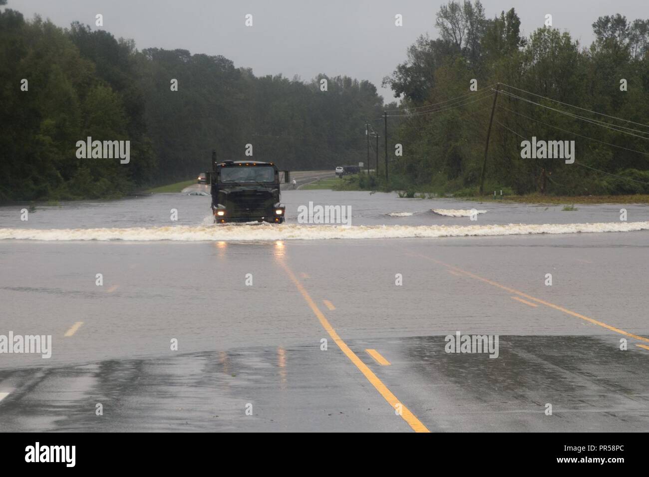Combat logistics battalion 8 clb 8 hi-res stock photography and images ...