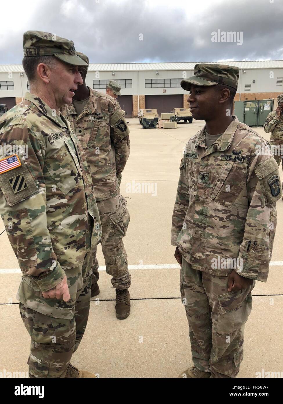 Soldiers assigned to 101st Sustainment Brigade "Lifeliners," 101st ...