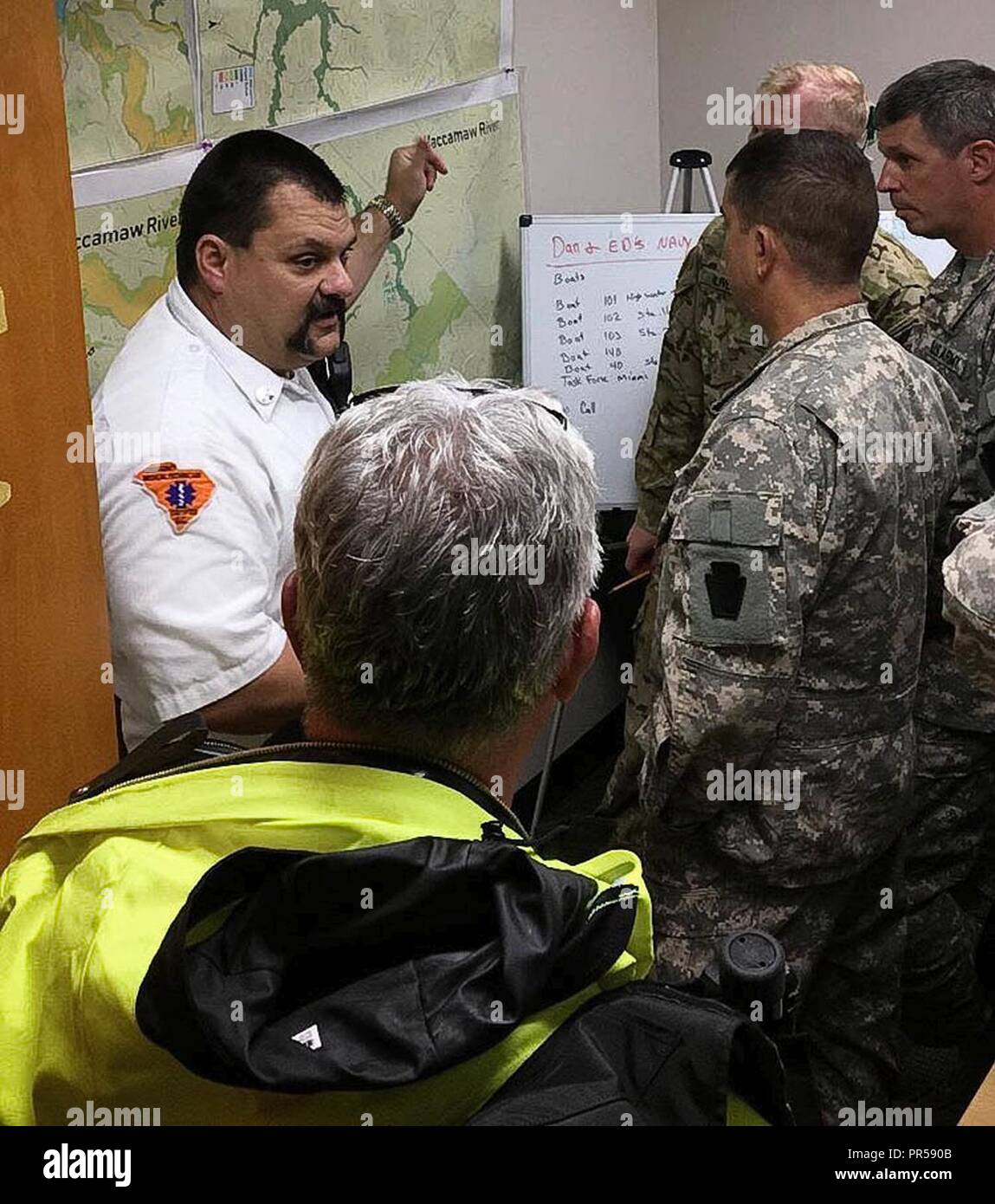 Civil emergency responders brief Pennsylvania National Guard members in ...