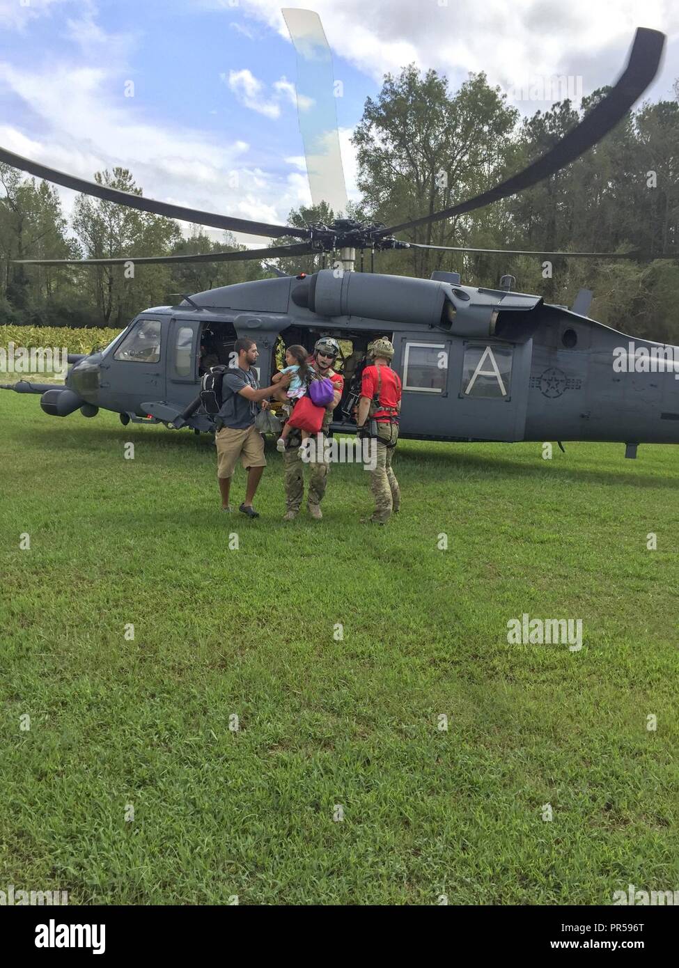 Alaska Air National Guardsmen from the 176th Wing’s 212th Rescue ...