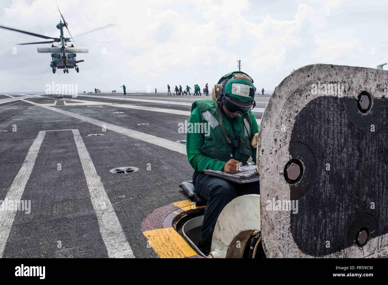 PHILIPPINE SEA (September 18, 2018) Aviation Boatswain's Mate ...