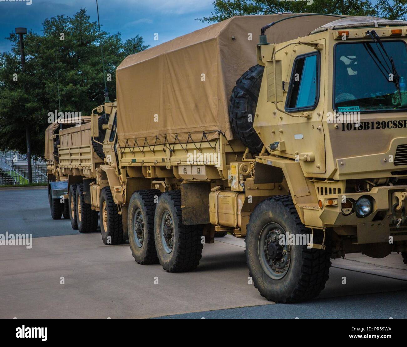 U.S. Army Soldiers assigned to 129th Combat Support Sustainment ...