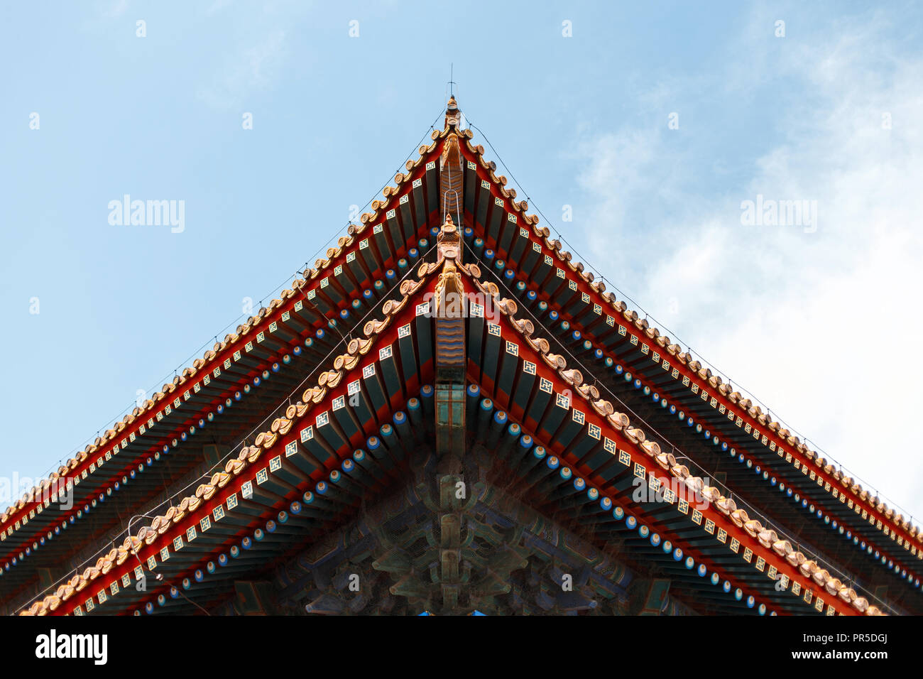 Beautiful Chinese roof Stock Photo - Alamy