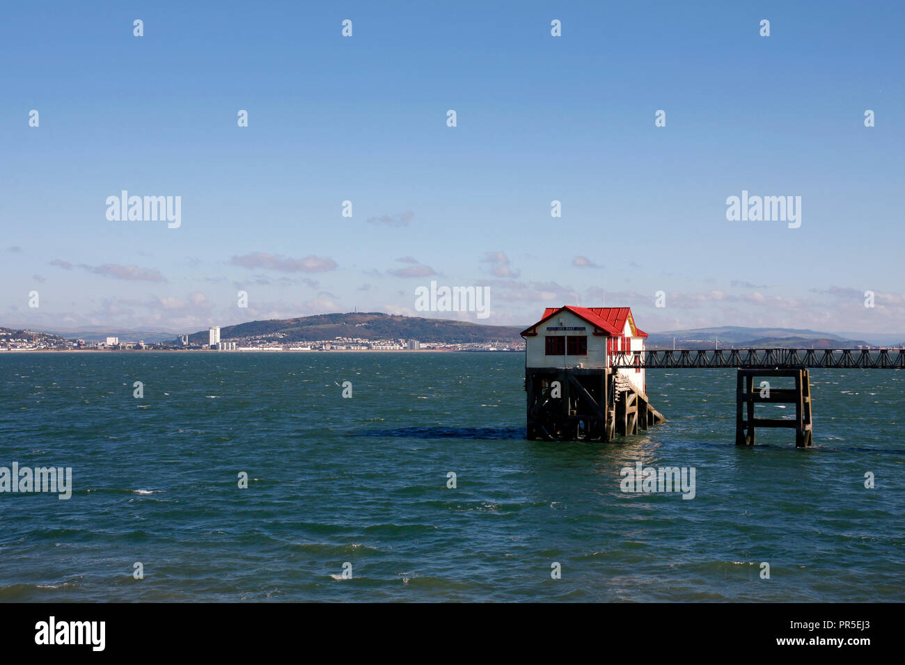 Old rnli lifeboat station hi-res stock photography and images - Alamy