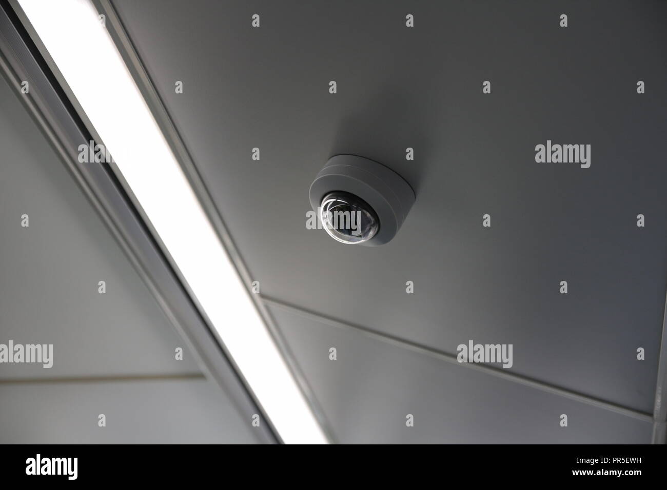 Ceiling cam hi-res stock photography and images - Alamy