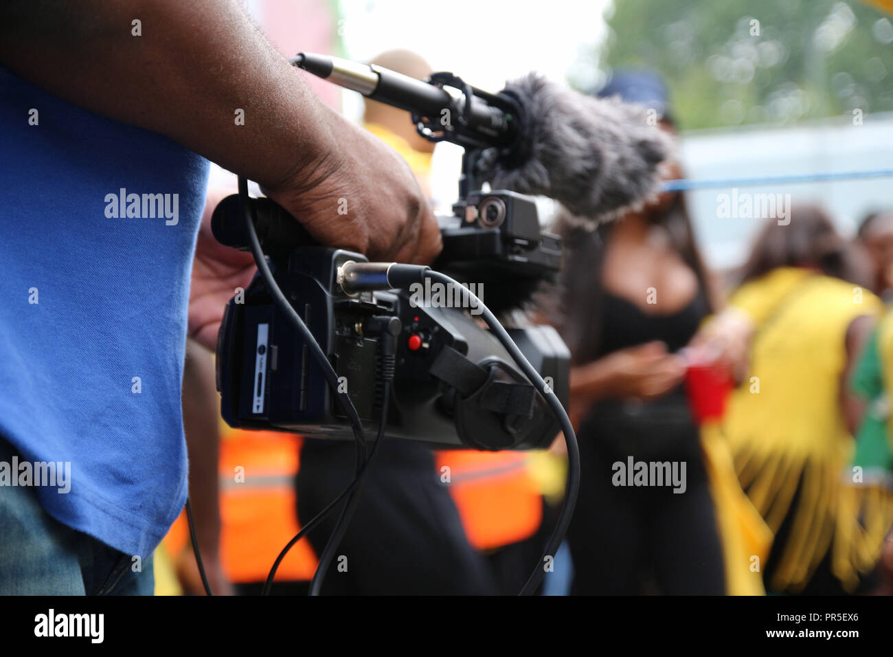 Operator camera hi-res stock photography and images - Alamy