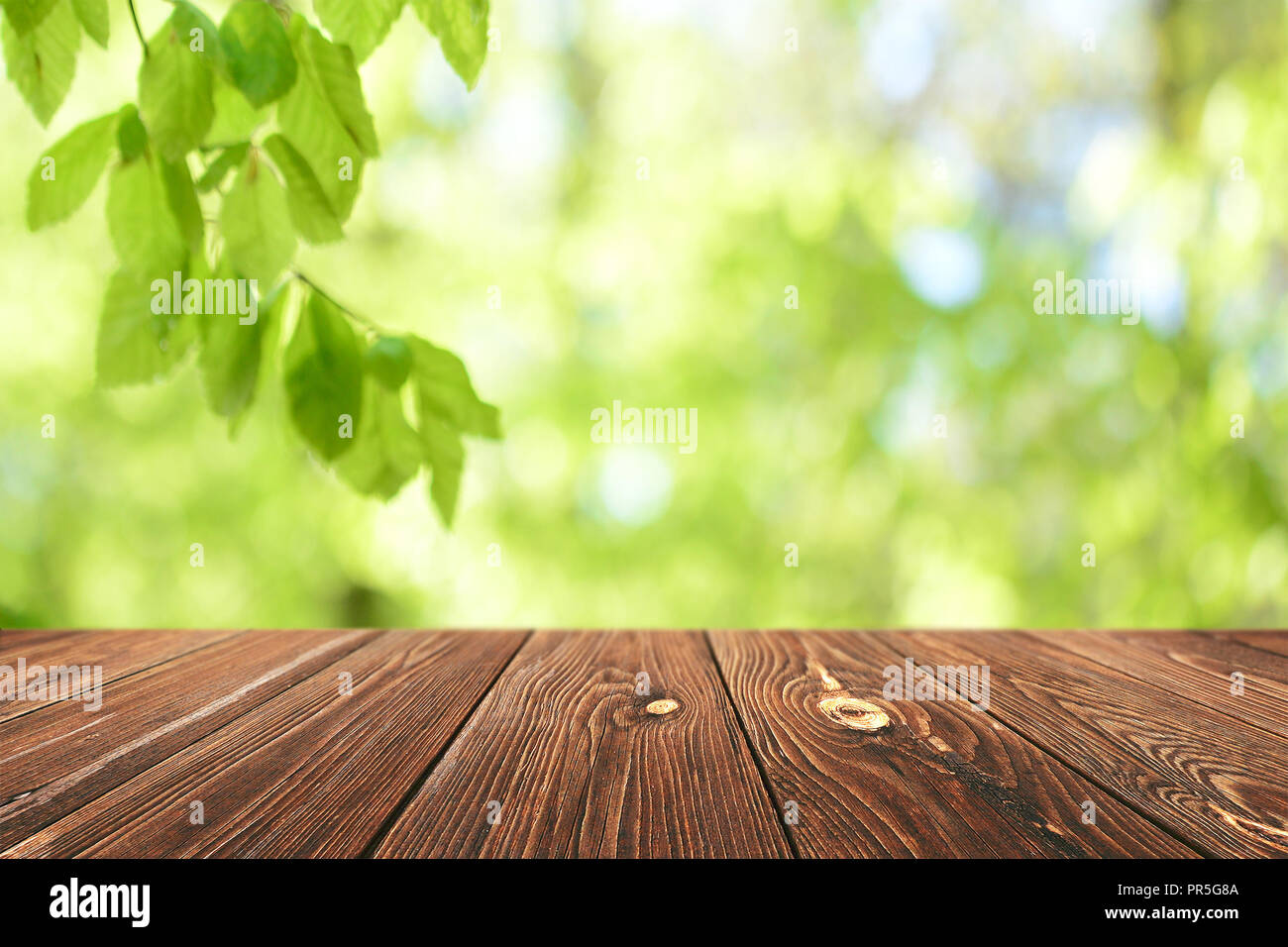 Empty table for display montages Stock Photo - Alamy