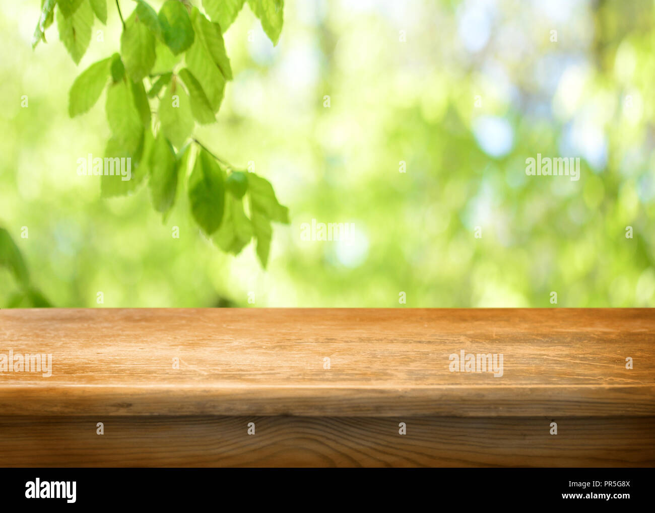 Empty table for display montages Stock Photo - Alamy