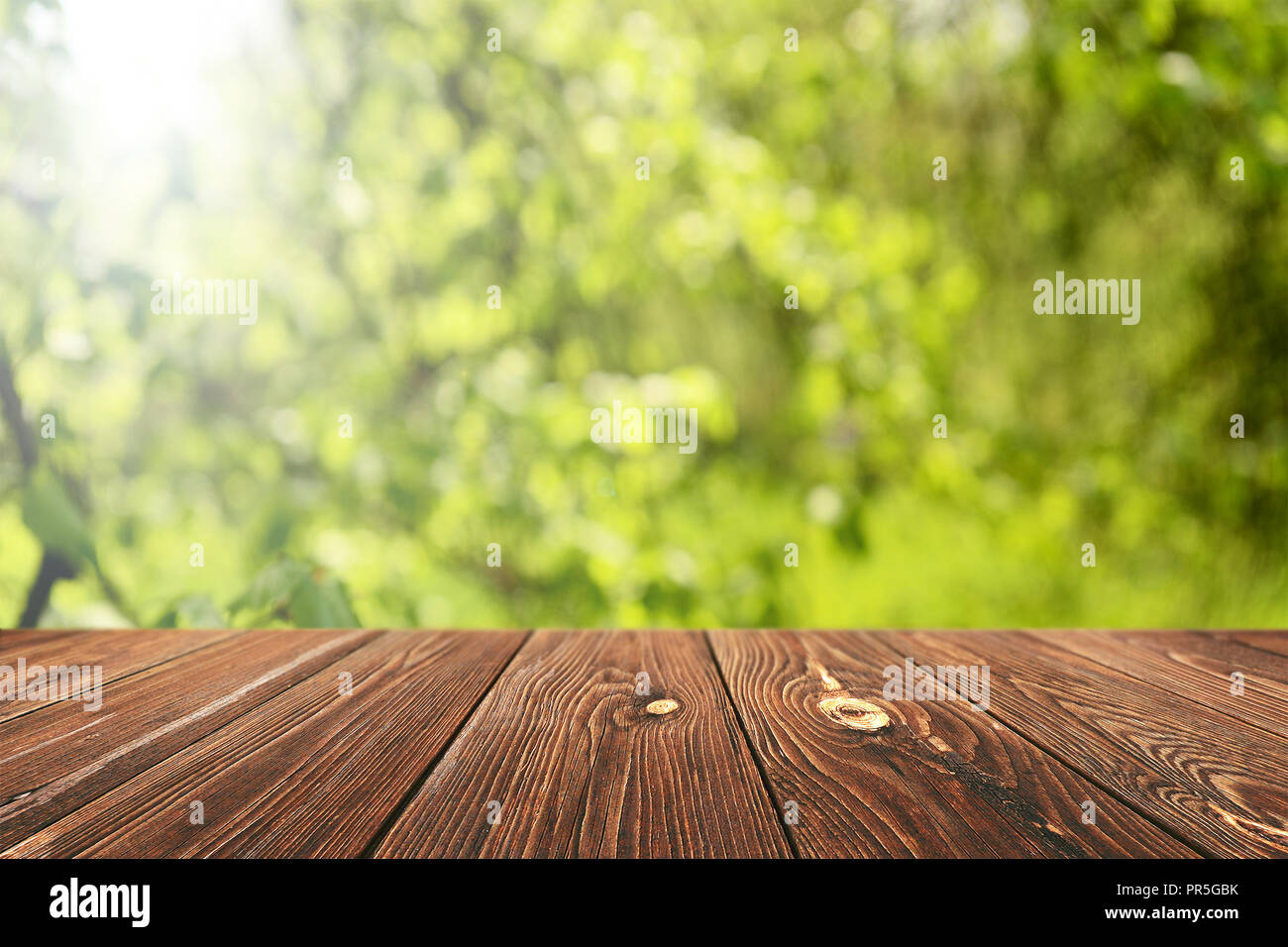 Empty table for display montages Stock Photo - Alamy