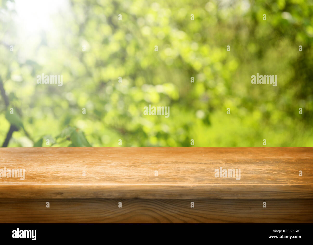 Empty table for display montages Stock Photo - Alamy