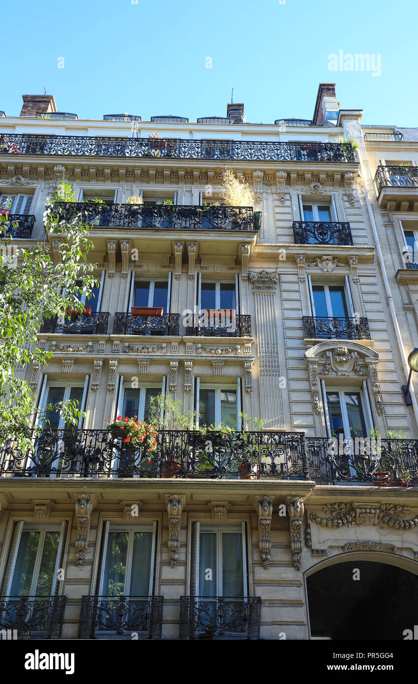 The typical facade of Parisian building, France Stock Photo - Alamy