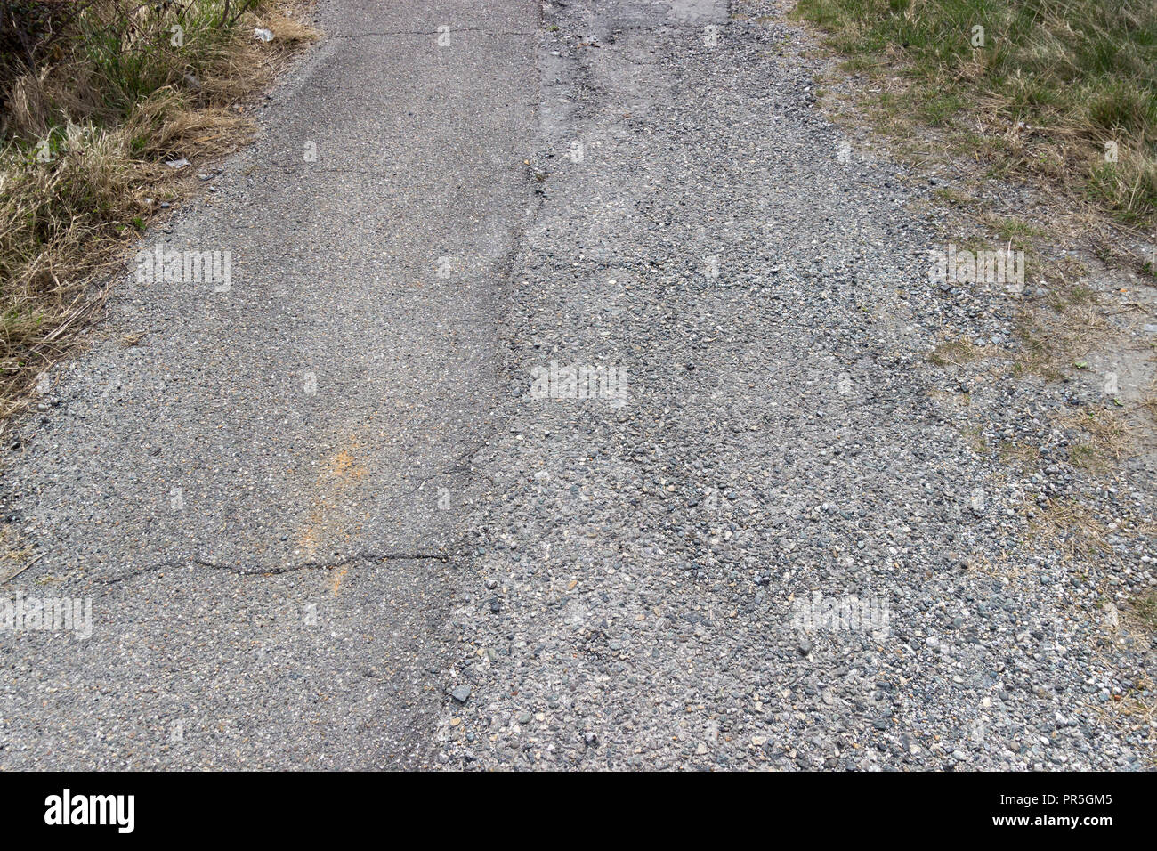 Texture of the asphalt path Stock Photo - Alamy
