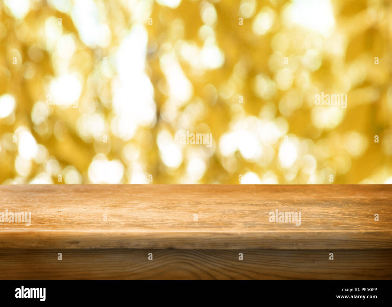 Empty table for display montages Stock Photo - Alamy
