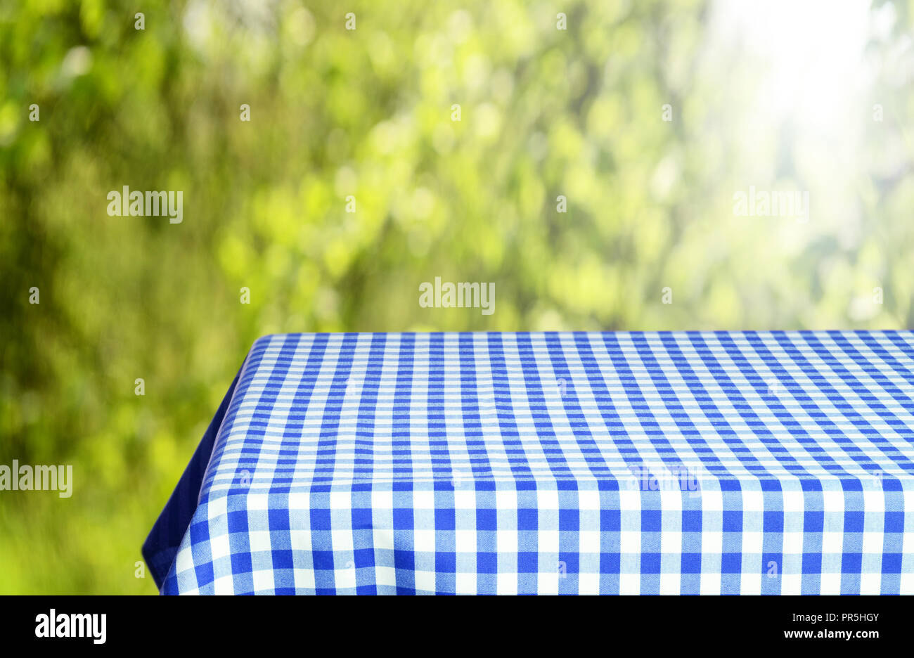 Empty table background Stock Photo - Alamy