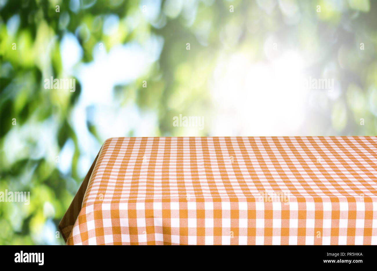 Empty table background Stock Photo - Alamy