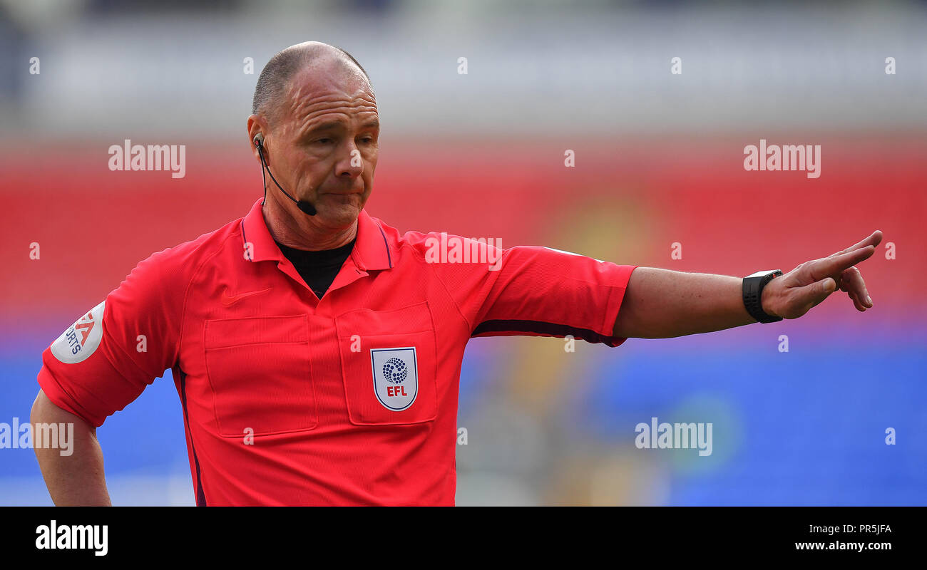Referee scott duncan hi-res stock photography and images - Alamy