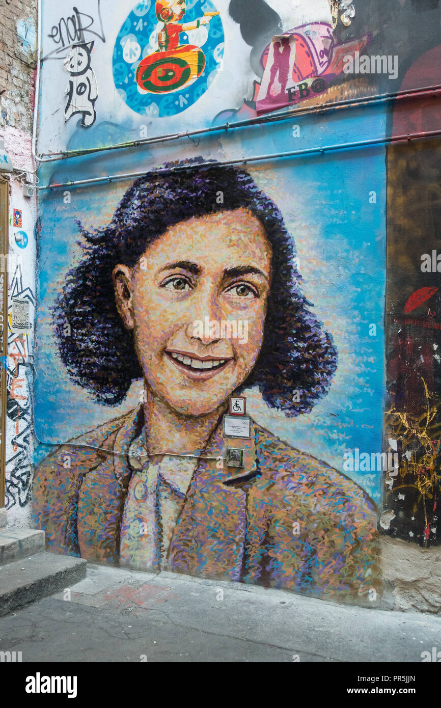 Berlin graffiti Anna Frank Stock Photo - Alamy