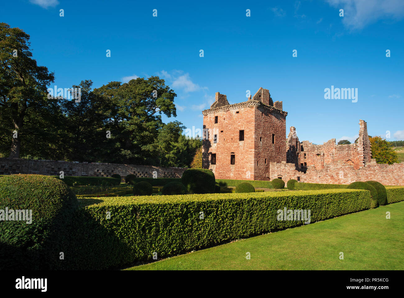 Renaissance castle gardens hi-res stock photography and images - Alamy