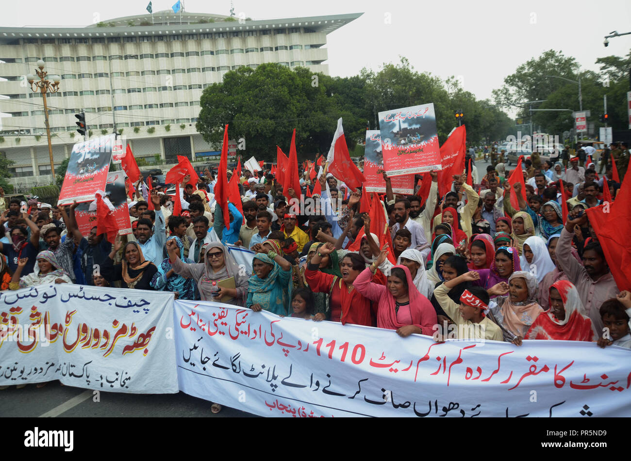 Pakistan bhatta mazdoor union punjab hi-res stock photography and ...