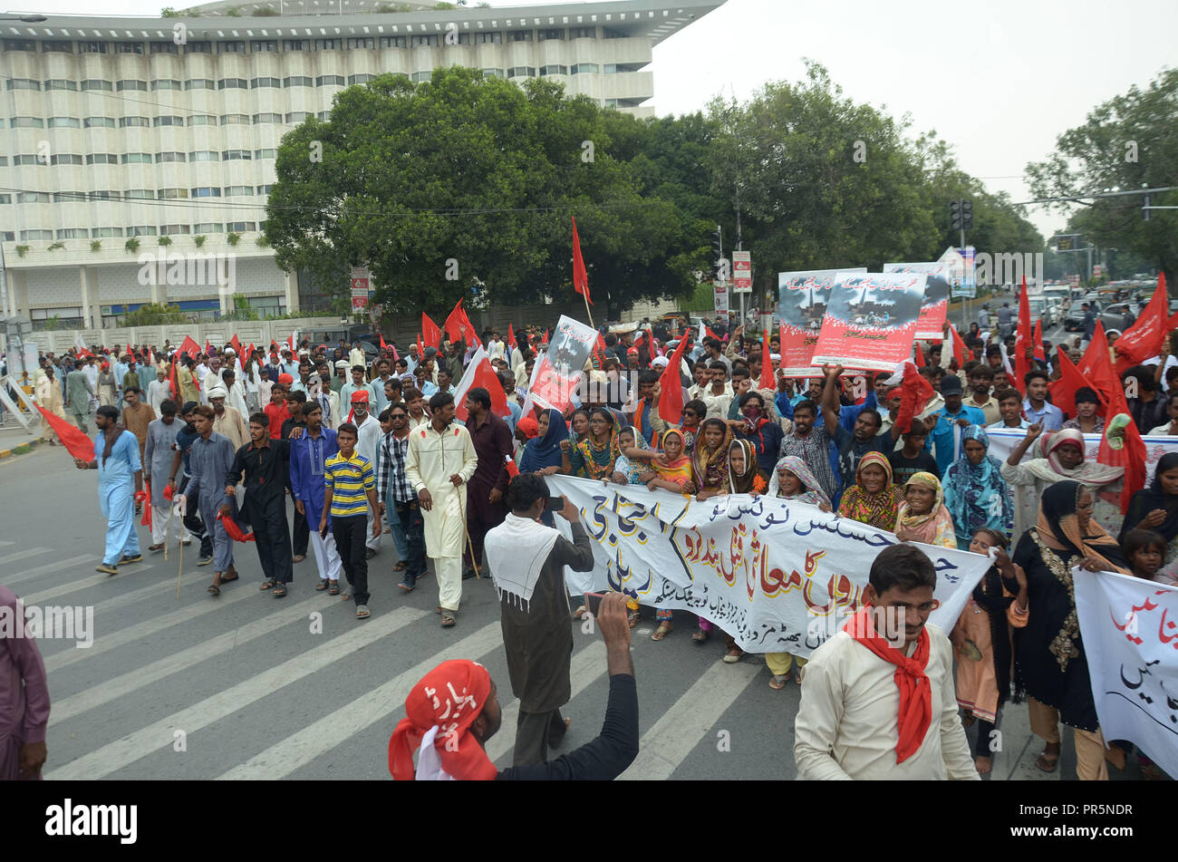 Mazdoor High Resolution Stock Photography and Images - Alamy