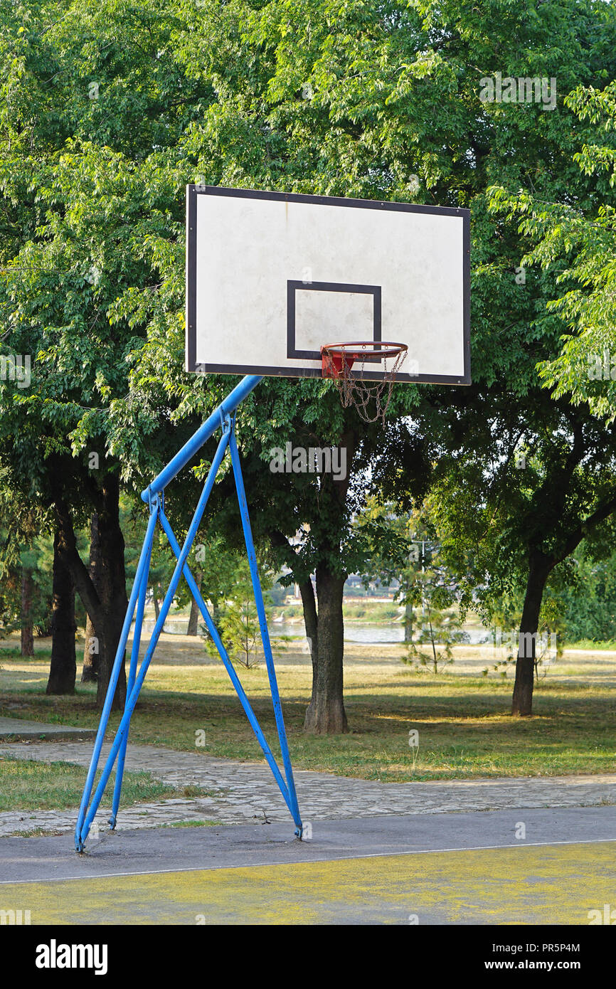 An outdoor sport Basket board basketball net in woods Stock Photo - Alamy