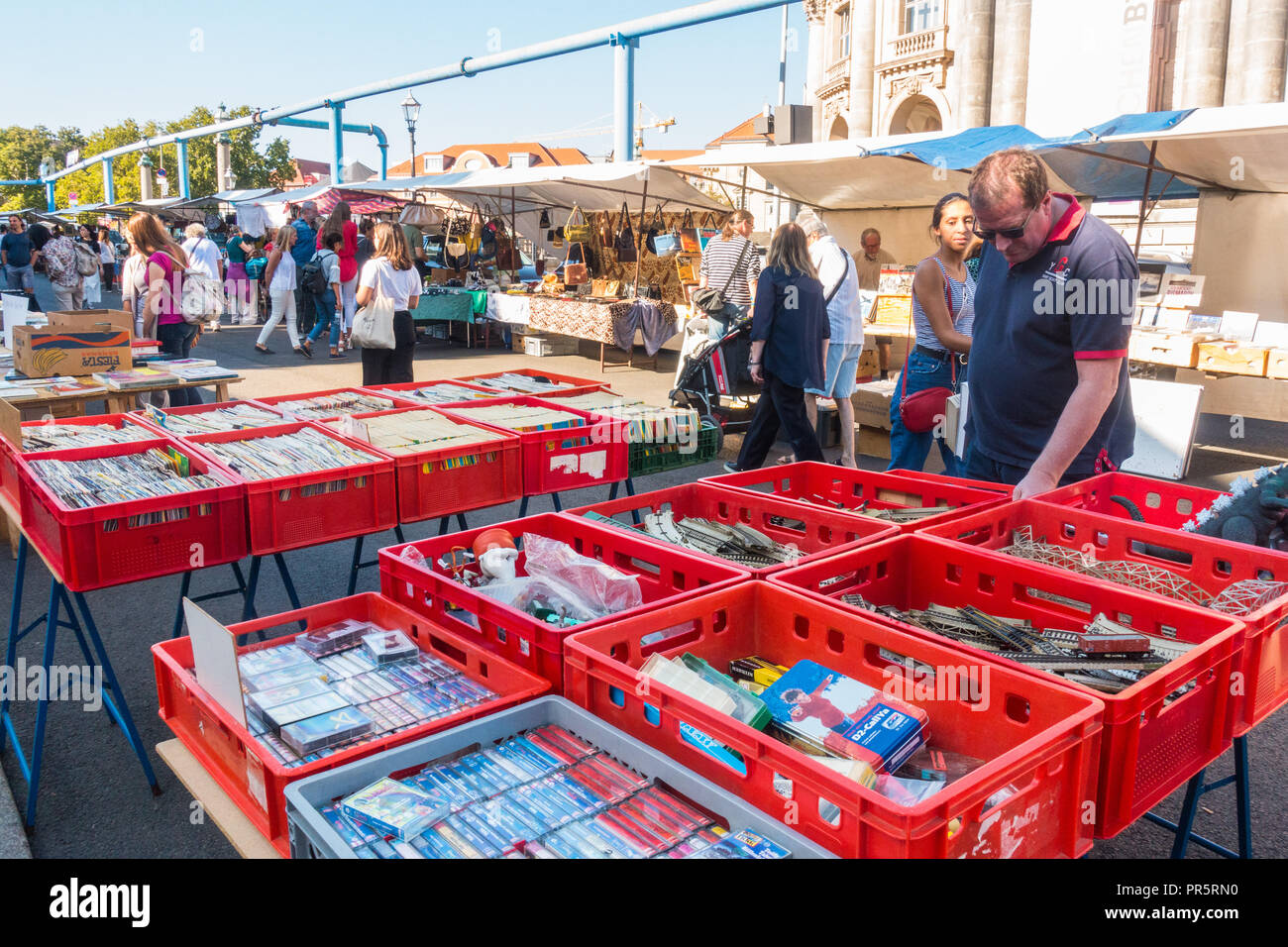 German flea market hi-res stock photography and images - Alamy