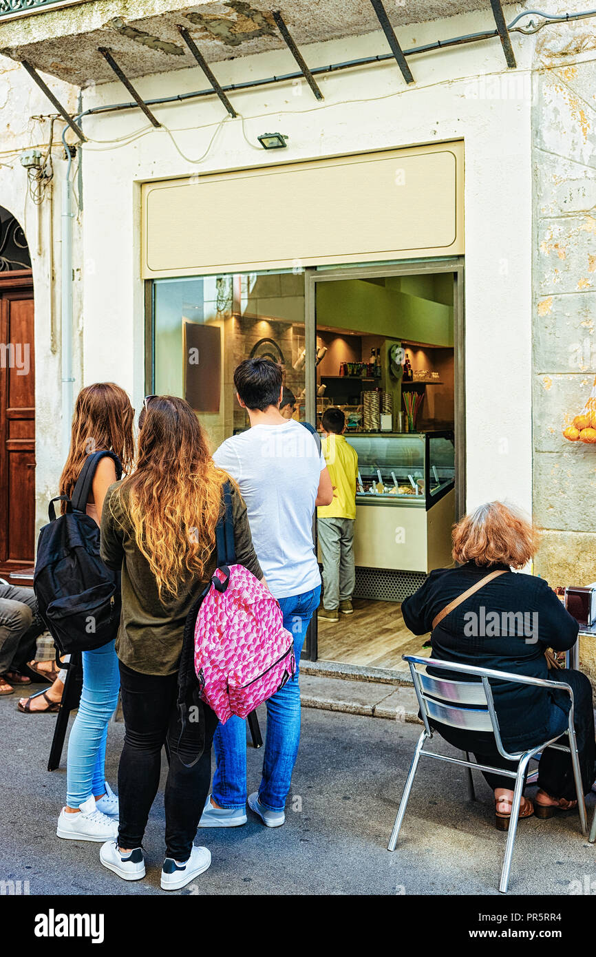 Historical Ice Cream Store High Resolution Stock Photography and Images ...
