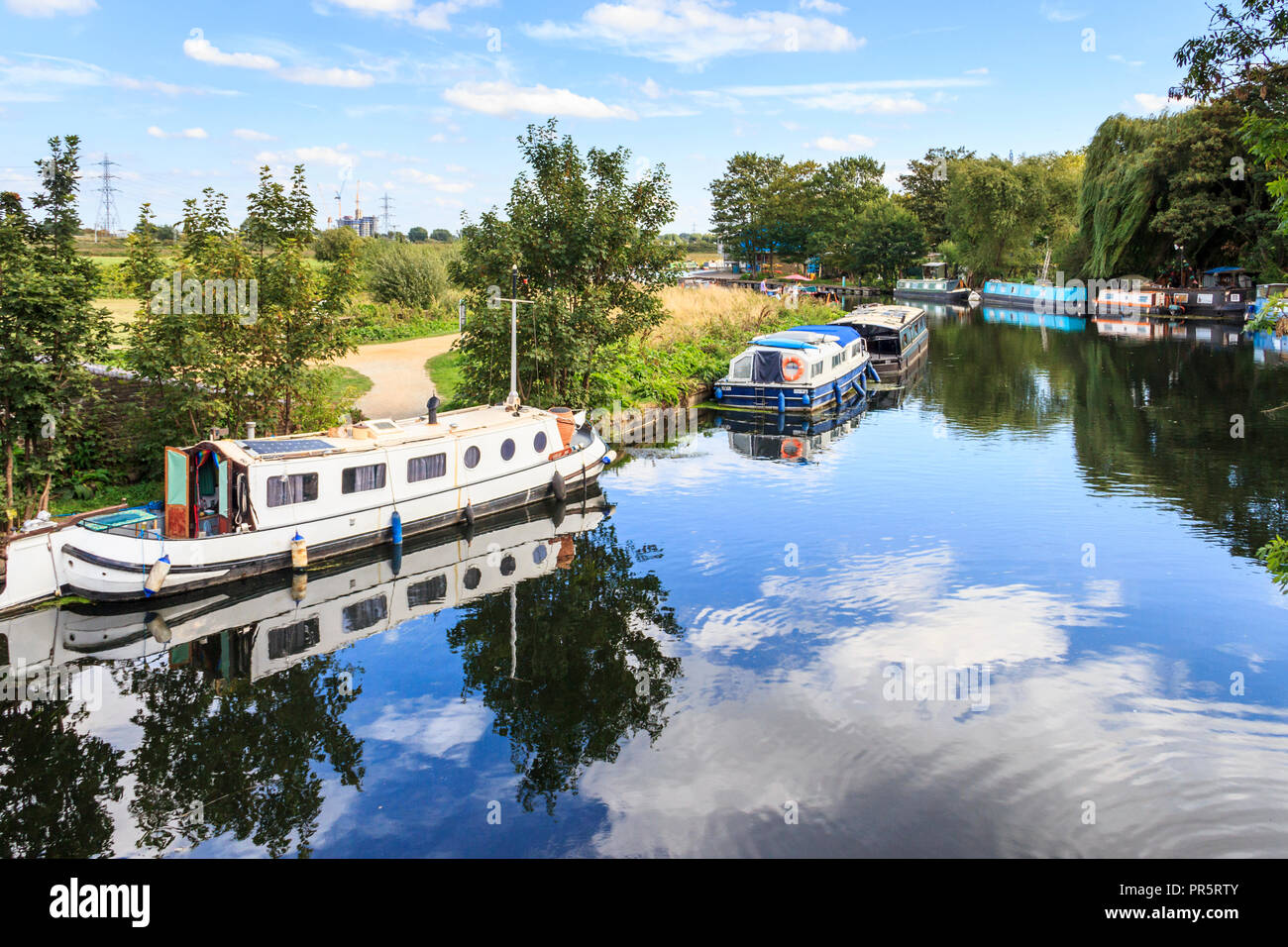 Barge on river lea hi-res stock photography and images - Alamy