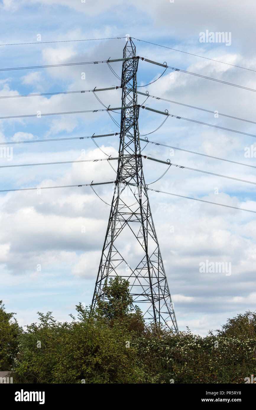 Electricity pylon and power lines london hi-res stock photography and ...
