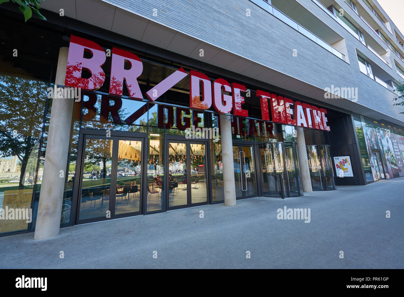 Bridge theatre hi-res stock photography and images - Alamy