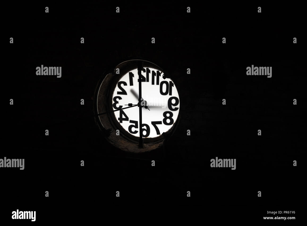 Big clock silhouette hi-res stock photography and images - Alamy