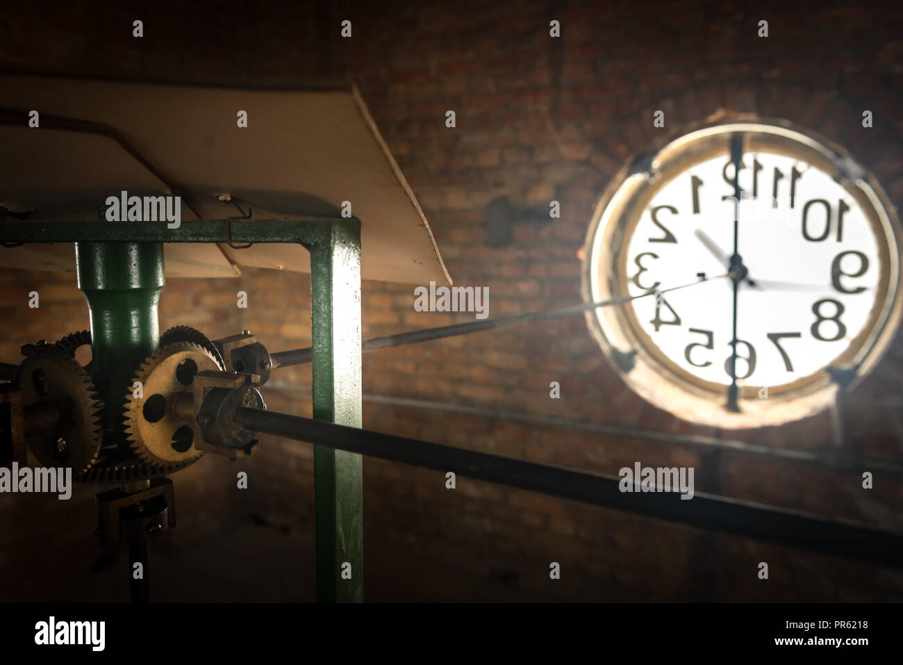 Big clock mechanism hi-res stock photography and images - Alamy